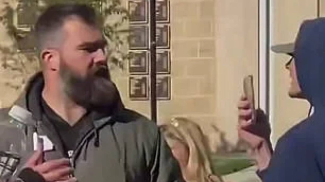 Jason Kelce reage a provocação sobre Travis e Taylor Swift - Bastidores